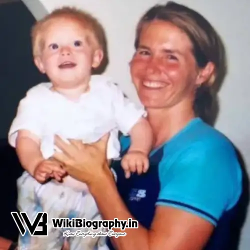 Helen Ewing: Wiki, Bio, Age, Death, Parents, Net Worth, Surfer