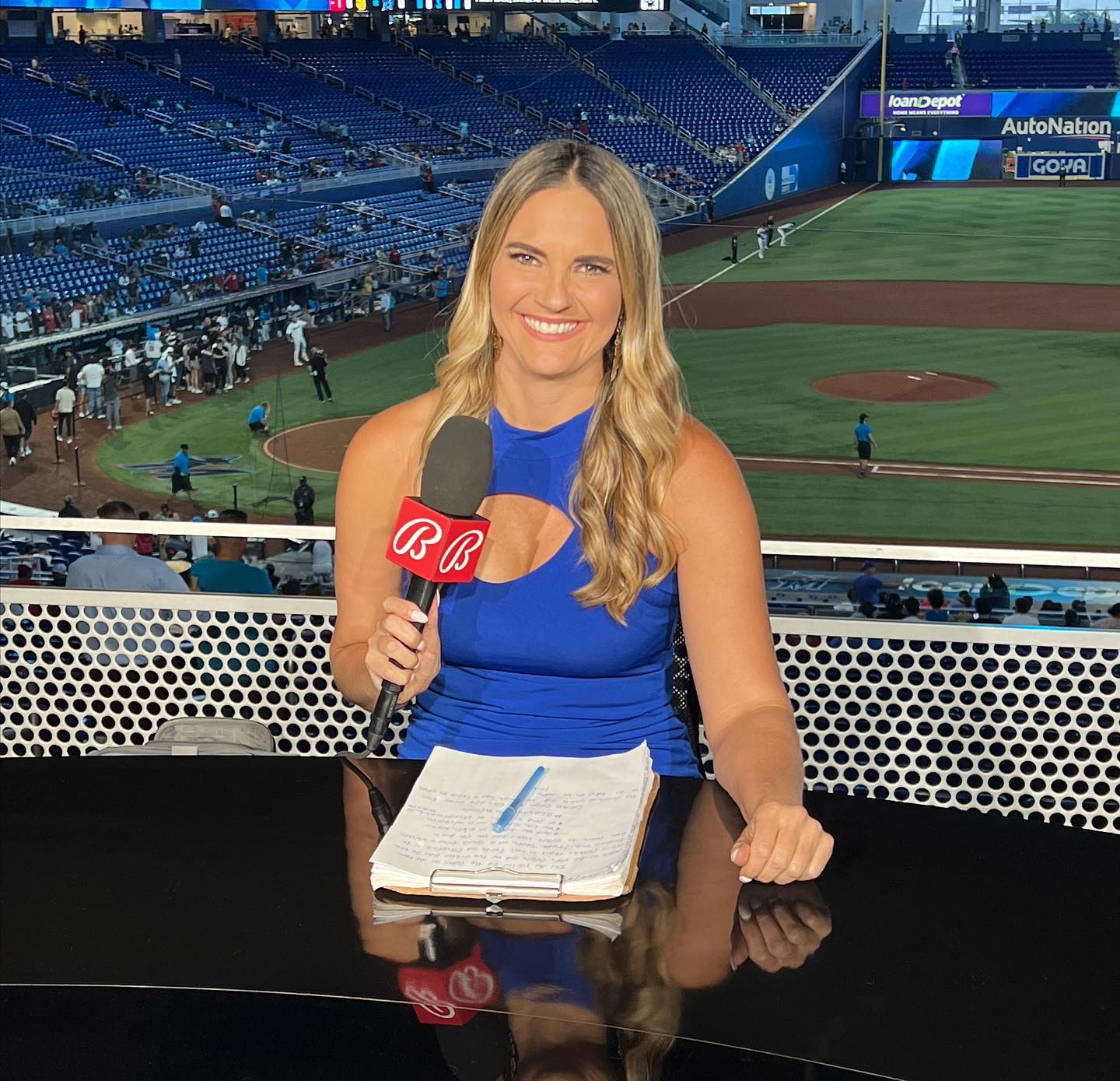 Jessica Blaylock: Wiki, Bio, Age, Hockey, Reporter, Height, Salary