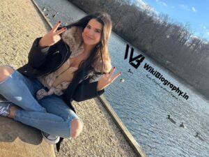 Who is Michelle Lundstrom? Wiki, Bio, Age, Career, Husband