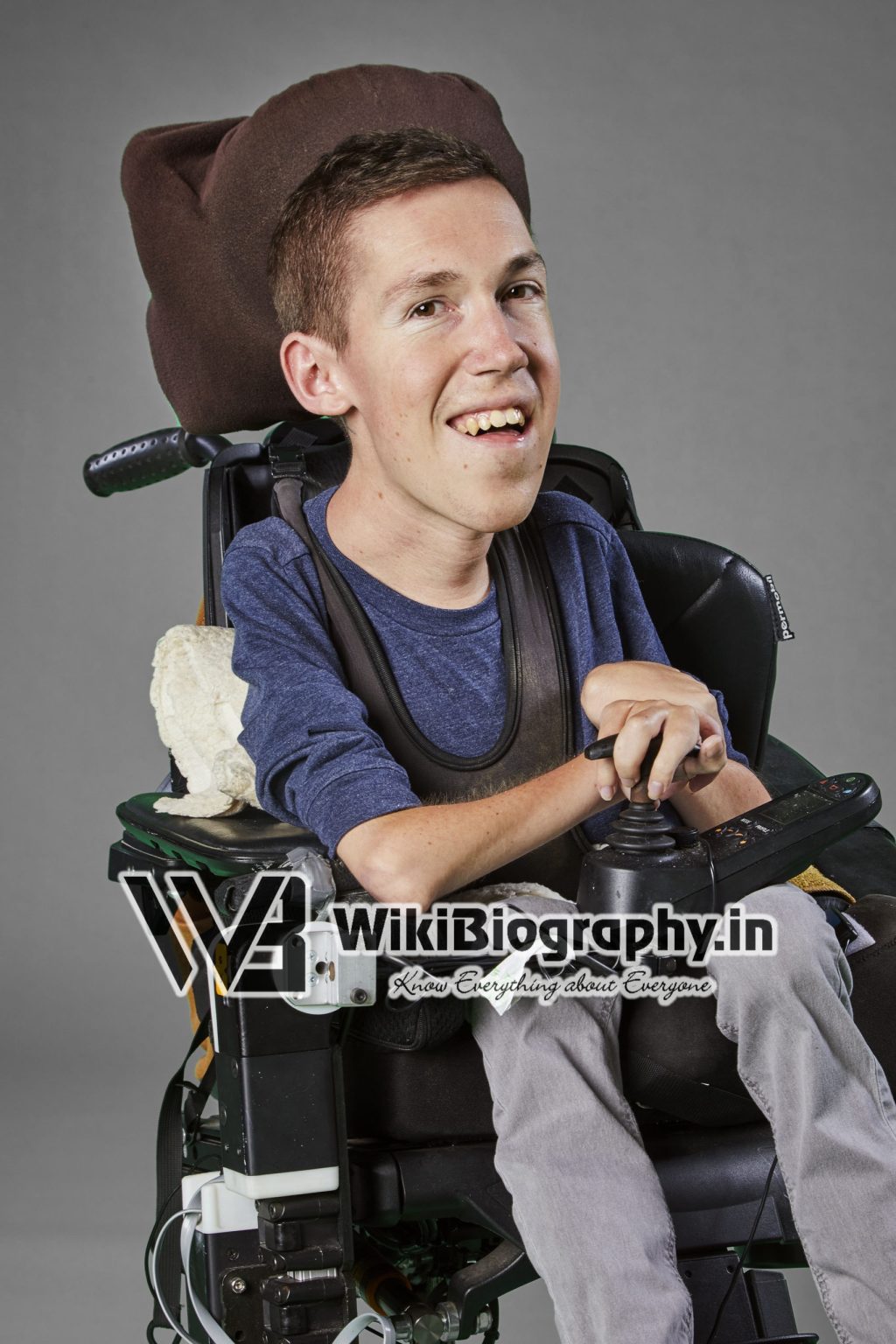 Shane Burcaw : Wiki, Bio, Age, Parents, Baby, Wife