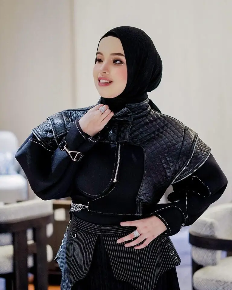 Putri Ariani: Wiki, Bio, Age, Height, Parents, Songs, Net Worth