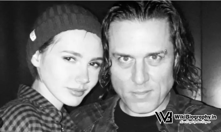 Travis Leake: Wiki, Bio, Age, Songs, Band, Wife, Net worth, News