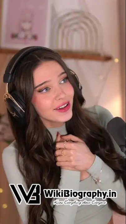 Lydia Violet: Wiki, Bio, Age, Height, Career, Boyfriend, Net Worth