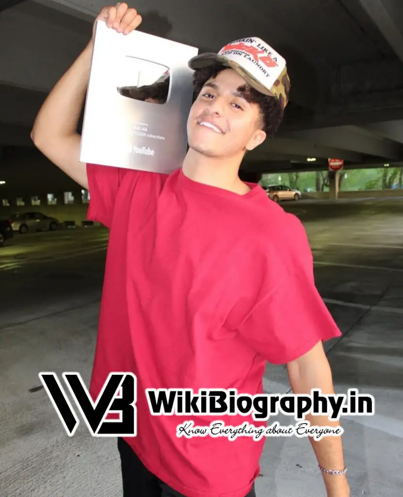 Ash AIk: Wiki, Bio, Age, Height, Birthday, Parents, Girlfriend, Net Worth