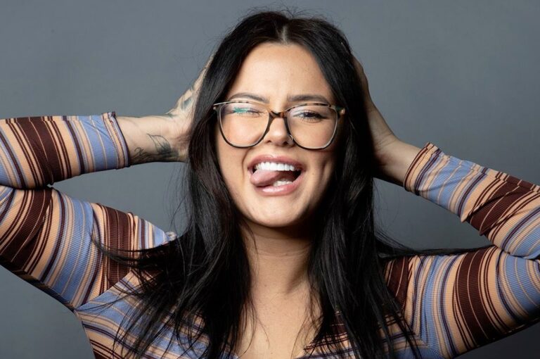 Caitlynne Curtis: Wiki (Singer): Age, Bio, Height, Net Worth