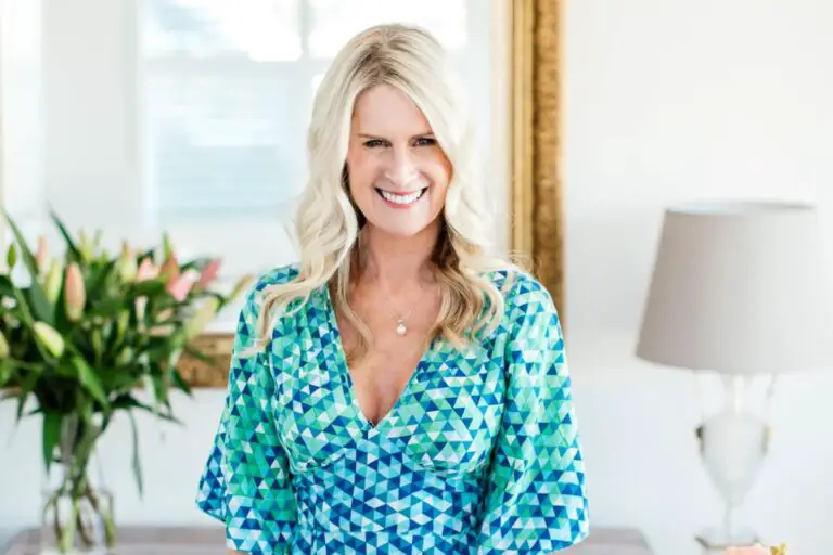 Simmone Logue: Wiki, Bio, Age, Ethnicity, Husband, Kids, Pies