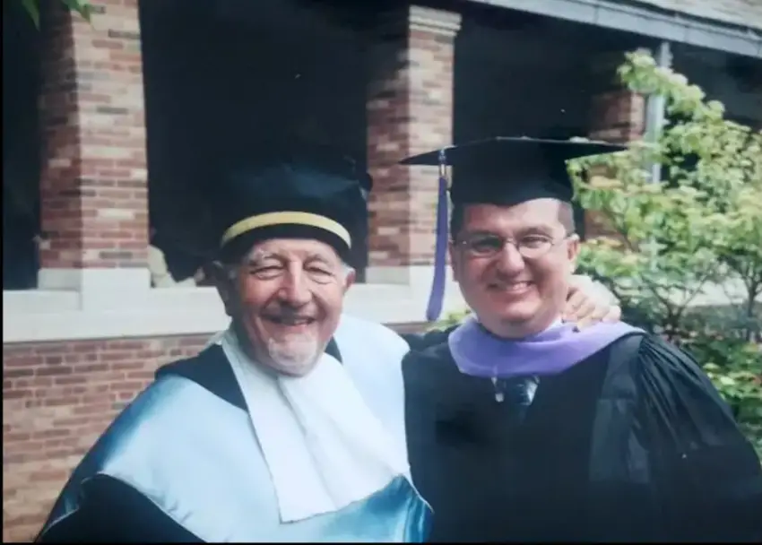 Stewart Rhodes: Wiki, Bio, Age, Wife, Parents, Family