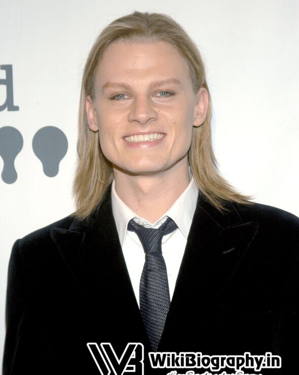 Jeffrey Carlson : Wiki, Bio, Movies, Family, Death, Net worth