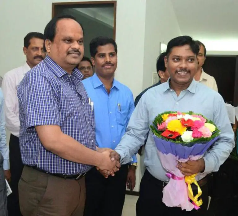 Sasikanth Senthil IAS: Wiki, Bio, Age, Parents, Wife, Net Worth