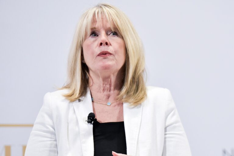 Tipper Gore Remarried, Bill Allen, Divorced, Husband, Net Worth, Age ...
