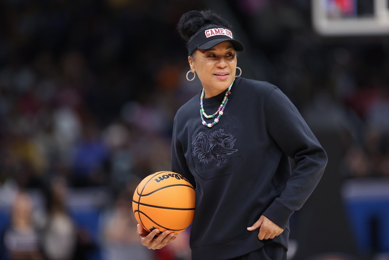 Dawn Staley Husband, Partner, Salary, Son, Married & Biography